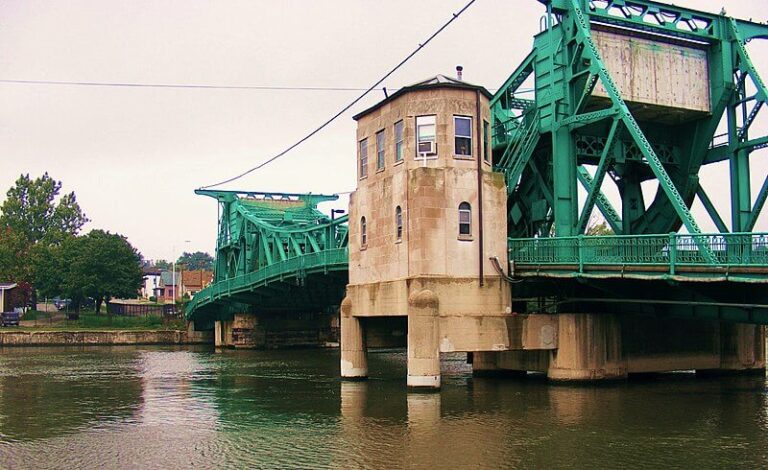 23 Bridges in ILLINOIS (Stunning, Appealing, & Artistic)