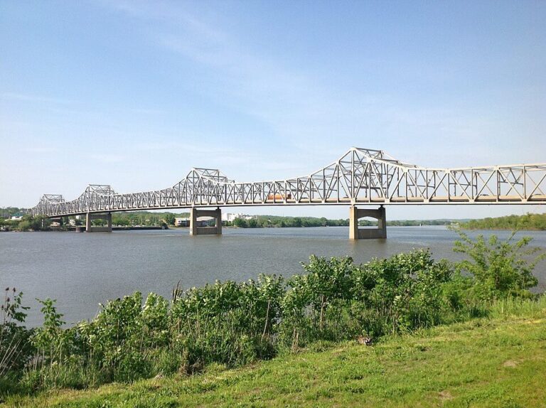 23 Bridges in ILLINOIS (Stunning, Appealing, & Artistic)